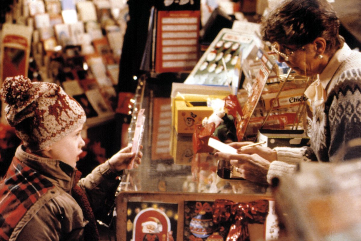 Macaulay Culkin’s Home Alone Turns 35: Revisit the Holiday Classic | Us ...