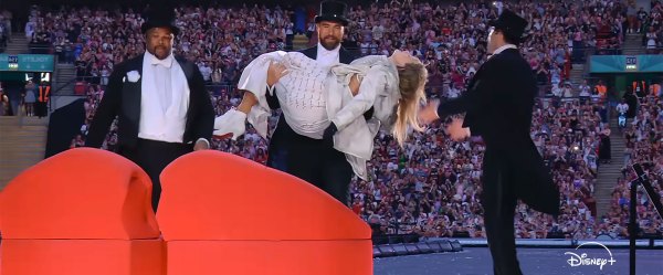 Taylor Swift Calls Travis Kelce the 'Greatest Surprise' in Eras Doc ...