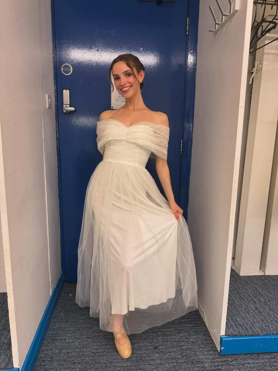 Who Is Bethany Weaver? Meet Actress Playing Dorothy in Wicked: For Good ...