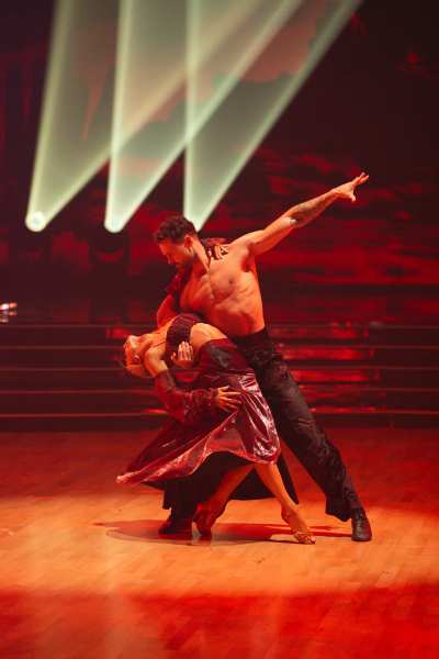 Did Zac Efron Attend the DWTS Finale to Support Brother Dylan? | Us Weekly