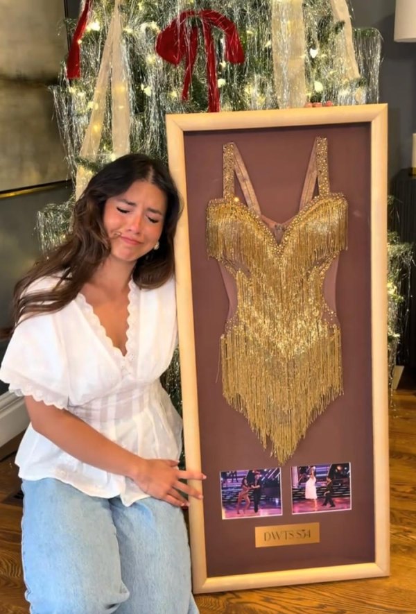 Jen Affleck Cries Over Dancing With the Stars Christmas Gift From Zac ...