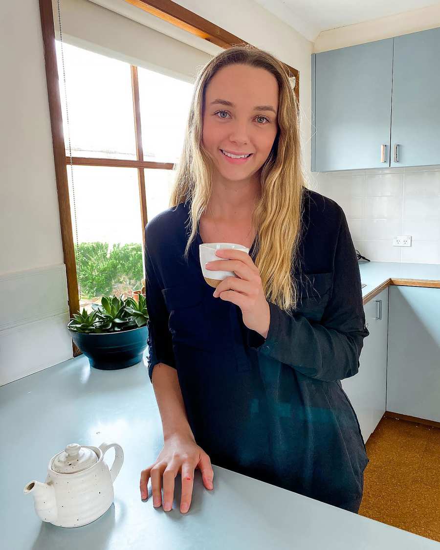 Influencer Stacey Hatfield's Death After Home Birth: What We Know | Us ...