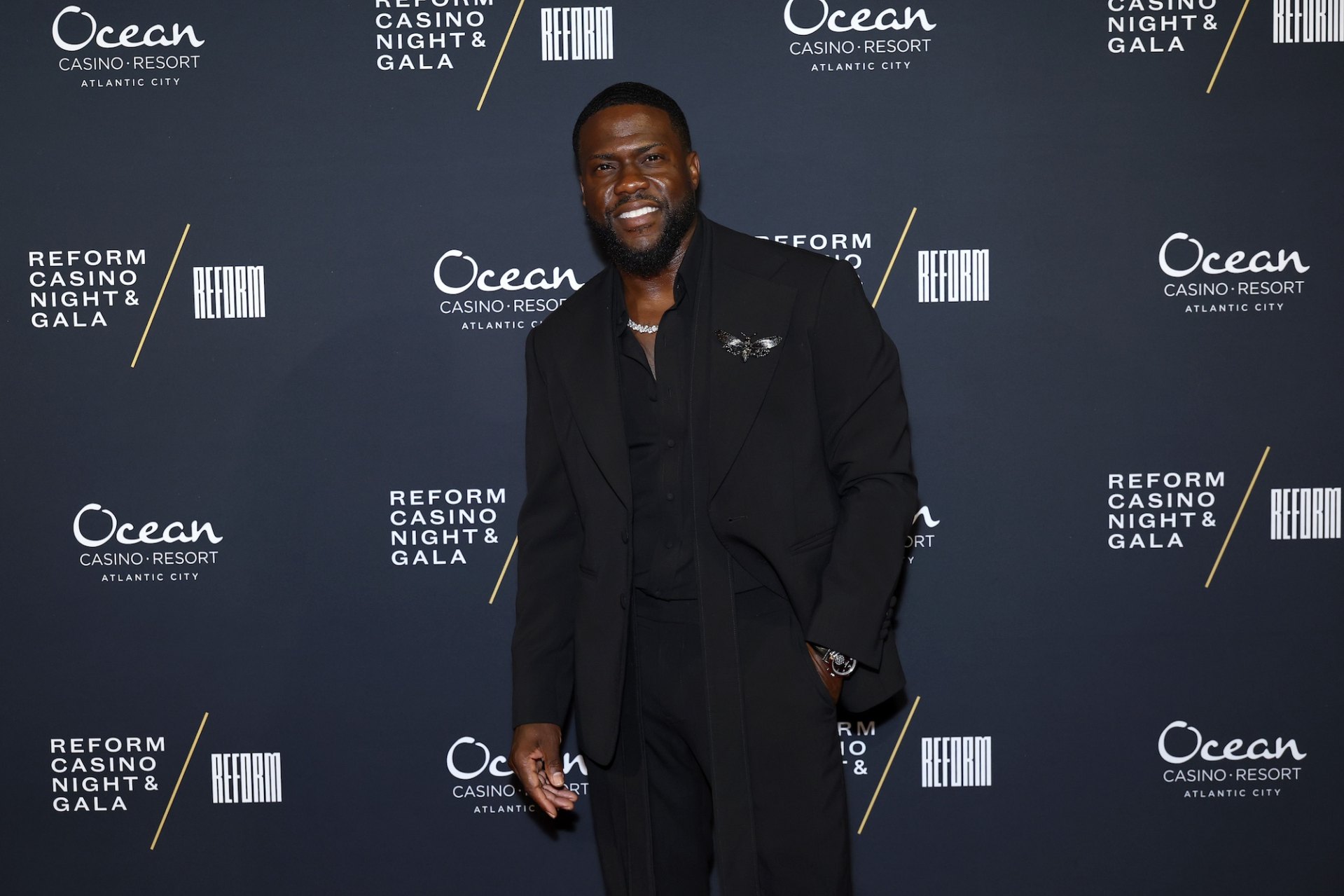 Kevin Hart Panned by Soccer Fans for Awkward Appearance at World Cup ...