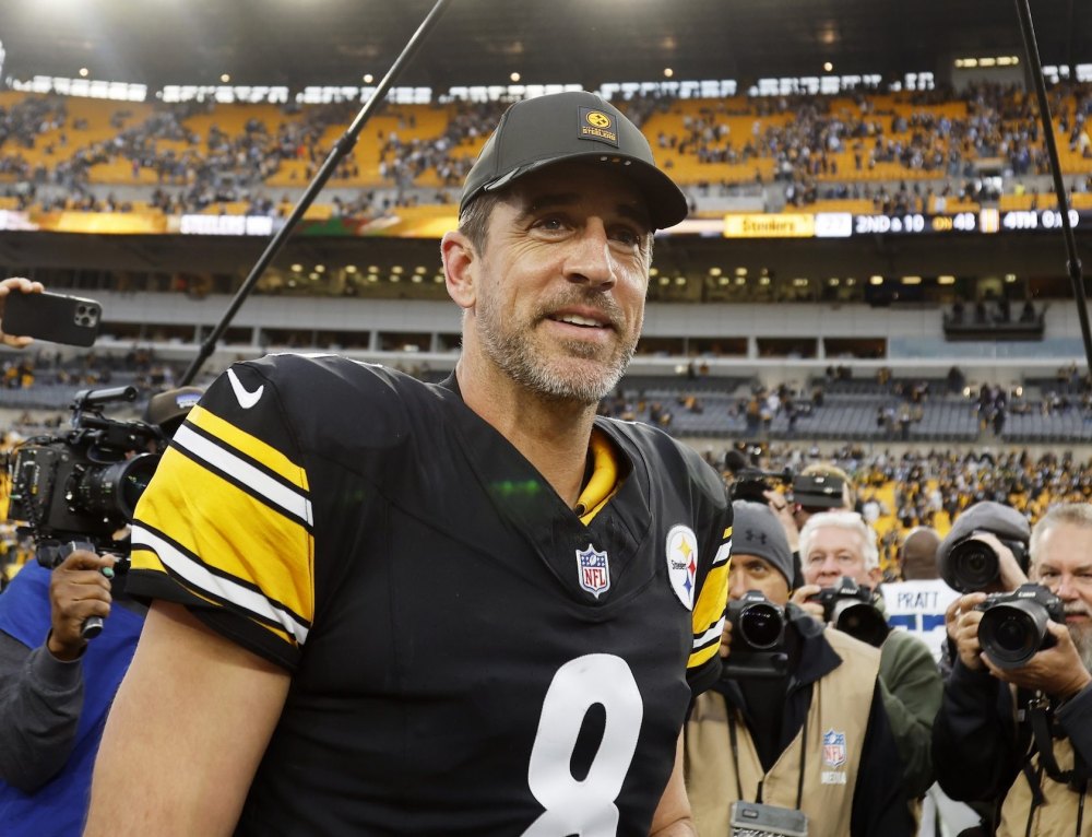 Aaron Rodgers Gives Steelers Linemen a $20K Christmas Gif | Us Weekly