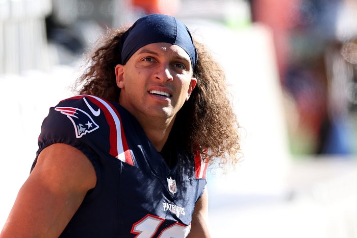 Patriots’ Mack Hollins Shows Up to Stadium Barefoot and Shirtless | Us ...