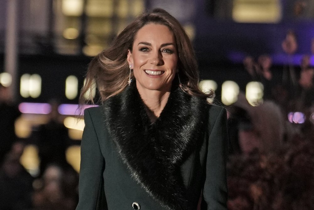 Kate Middleton's Trench Coat Gives Outfits a Pop of Color — The Look ...