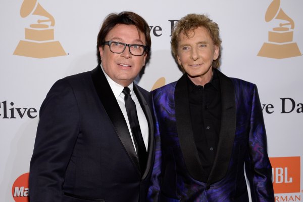 Who Is Barry Manilow’s Husband? Meet Garry Kief Caring for the Singer ...