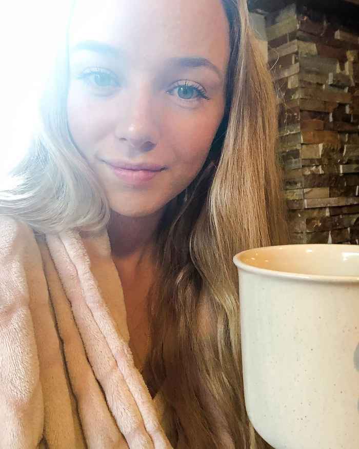 Influencer Stacey Hatfield's Death After Home Birth: What We Know | Us ...