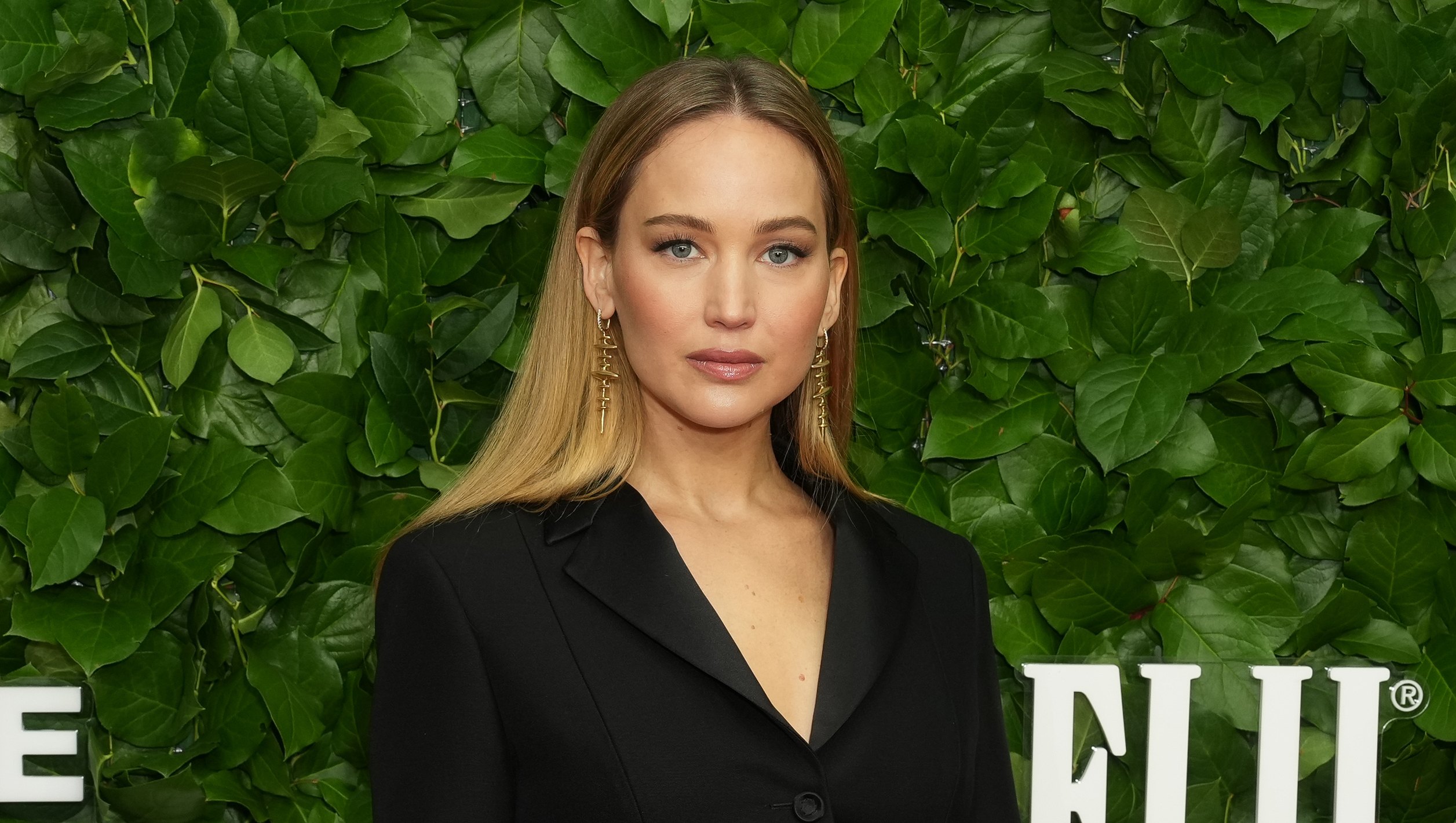 Jennifer Lawrence's Fall Uniform Isn't Complete Without This $34 Bag ...