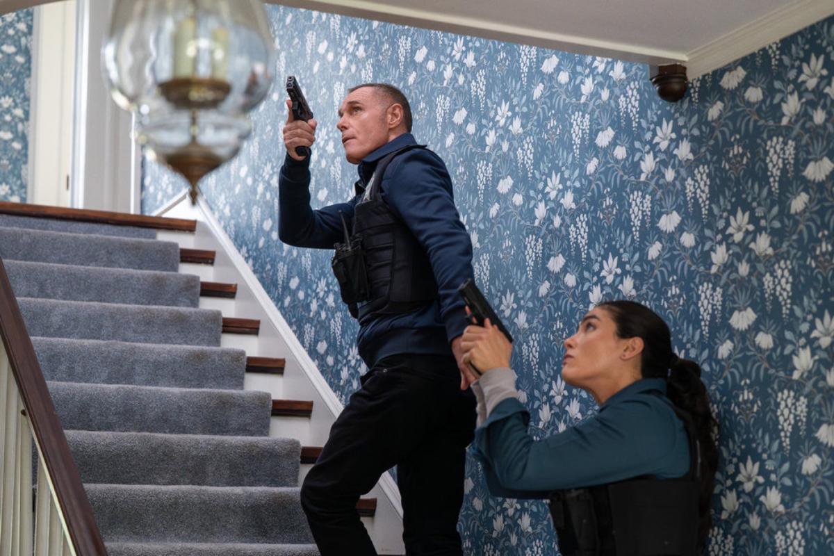 Chicago P.D.’s Winter Return Is Adrenaline Filled After Imani Break In ...