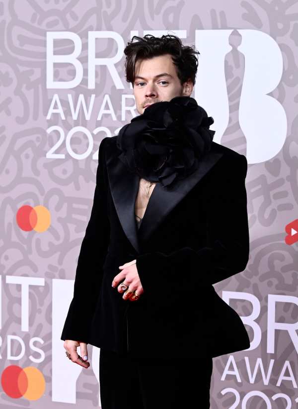 How Harry Styles Ended Up at the Announcement of the New Pope | Us Weekly
