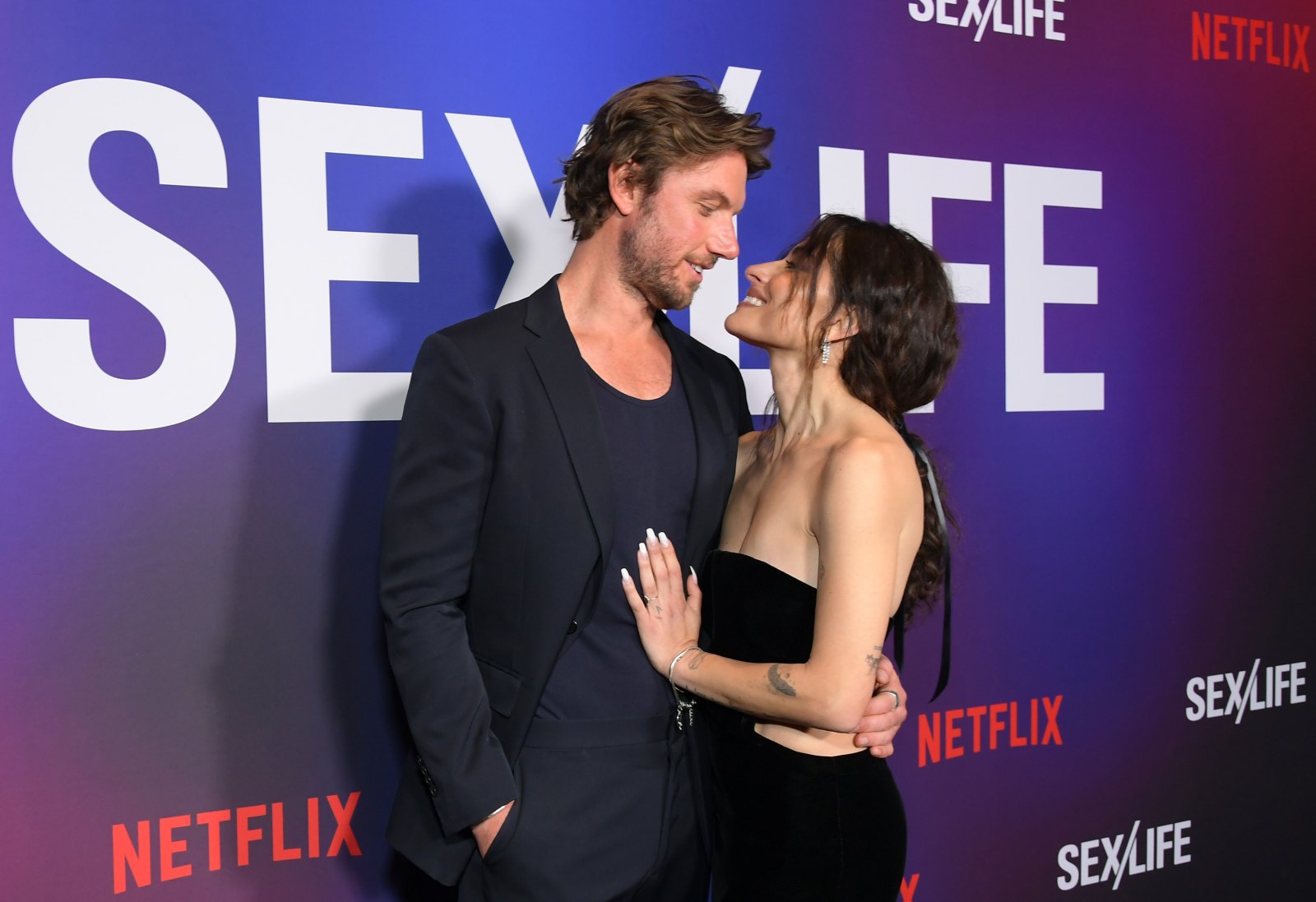 Sarah Shahi’s Biggest Steve Howey Split, Dating Revelations in New Book ...