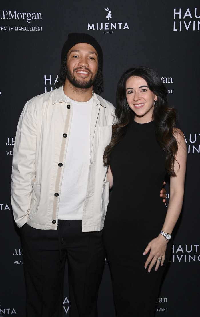 Jalen Brunson's Wife Ali Talks Mom Groups, Knicks WAGs Community (Excl ...