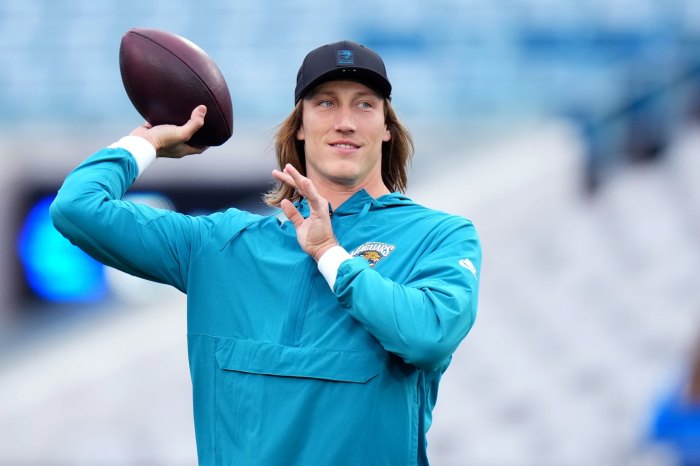 Trevor Lawrence Celebrates Daughter's 1st Birthday With Pregame Tribute ...
