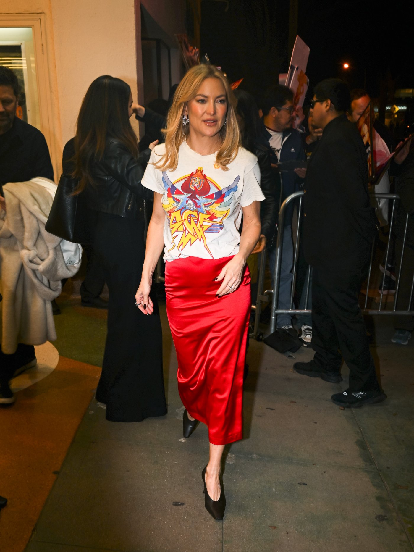 Kate Hudson's Graphic T-Shirt Looks Surprisingly Chic for 2026 | Us Weekly