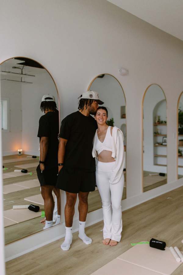 Jalen Brunson's Wife Ali Talks Mom Groups, Knicks WAGs Community (Excl ...