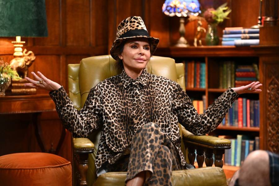 Lisa Rinna Calls Traitors' Colton Underwood a 'Stalker': 'Housewife ...