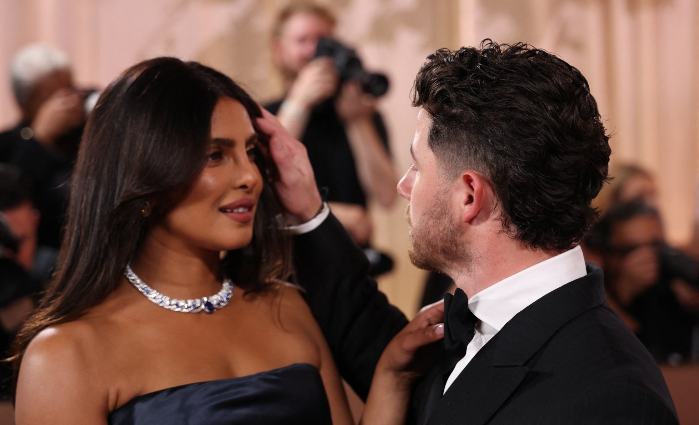 Priyanka Chopra and Nick Jonas Hit the 2026 Golden Globes Red Carpet ...