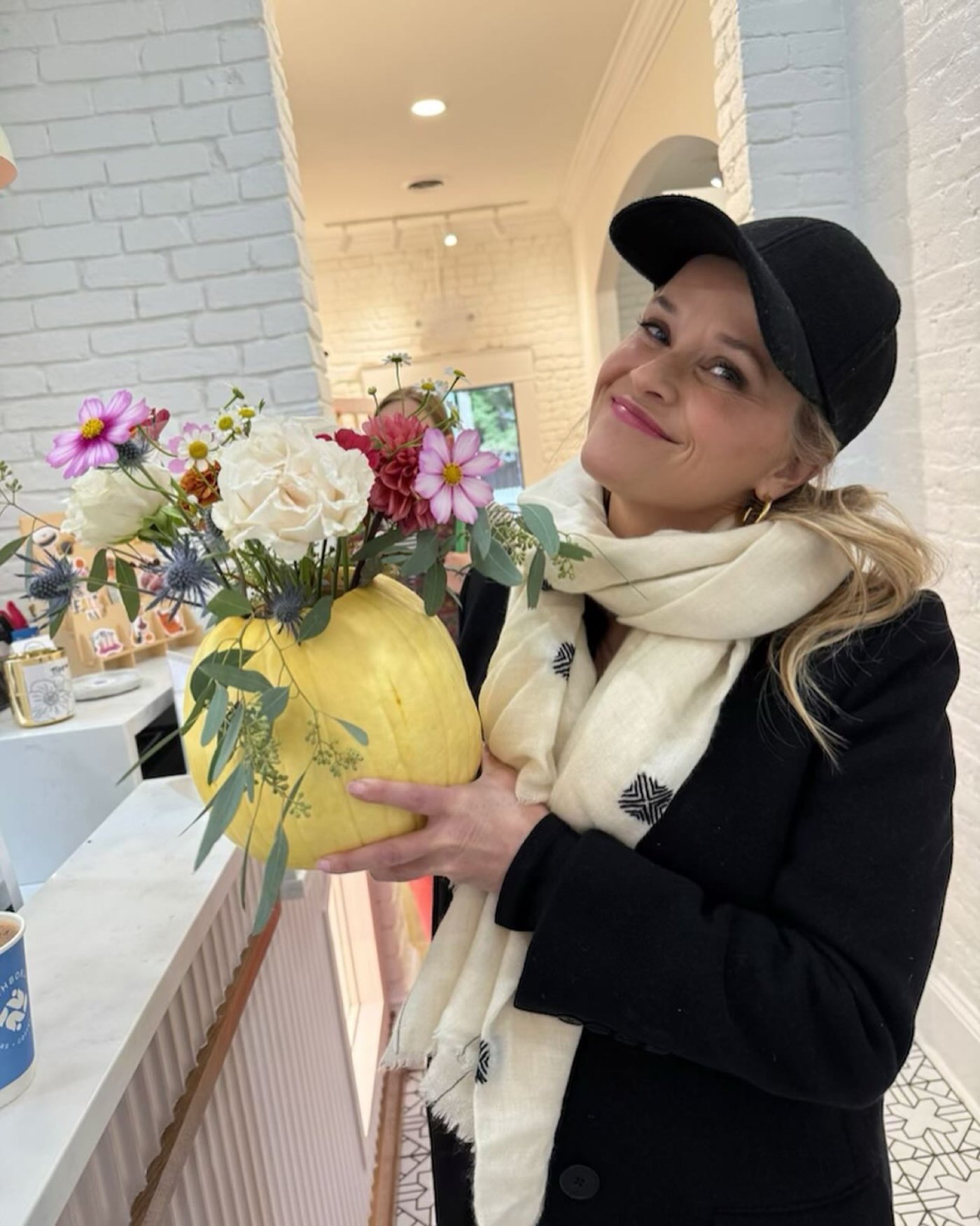 Reese Witherspoon Says Scammers Are Impersonating Her on Social Media ...