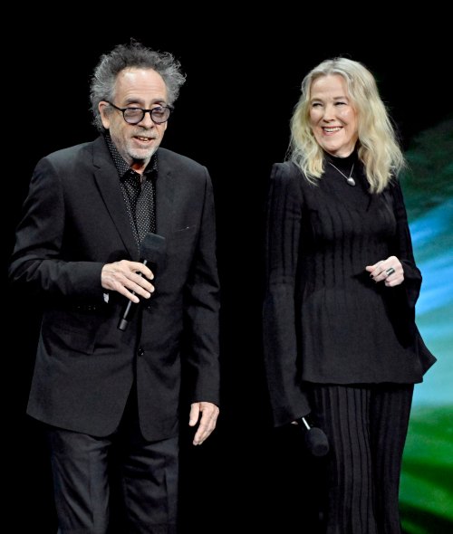 Beetlejuice Director Tim Burton Reacts to Catherine O’Hara's Death at ...