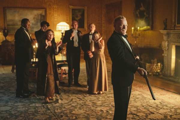 Netflix's New Mystery Show Has an Impressive 83 Percent Rotten Tomatoes ...
