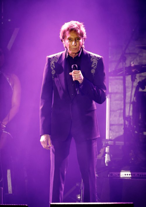 Barry Manilow Shares Recovery Update After Lung Cancer Surgery | Us Weekly
