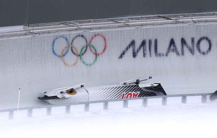 Olympian Hospitalized After Bobsled Overturns During Olympics Race | Us ...