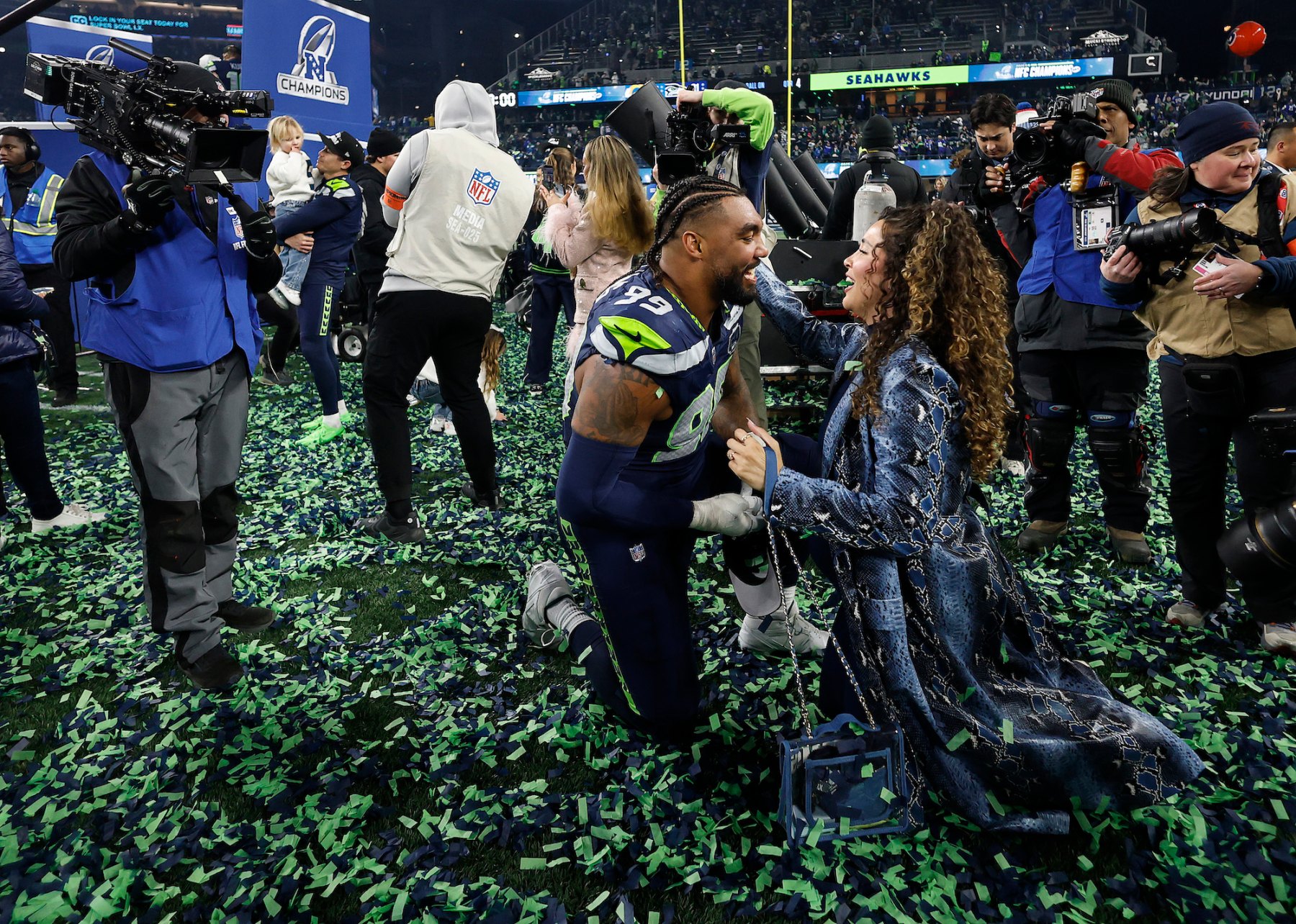 Seahawks Star Leonard Williams' Pregnant Wife Teases Super Bowl 2026 ...