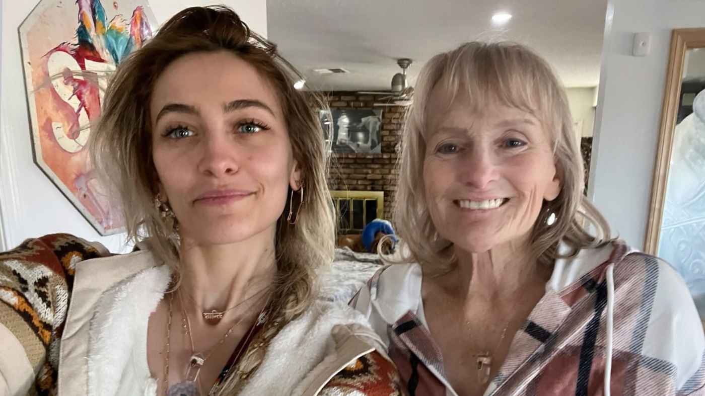 Paris Jackson Smiles Alongside Mom Debbie Rowe in Rare Family Photos ...
