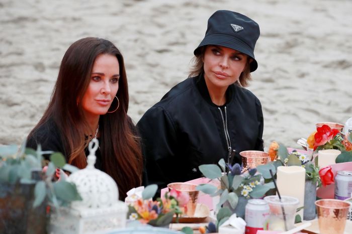 Lisa Rinna's New Book Reveals Who She's Still Friends With From RHOBH ...