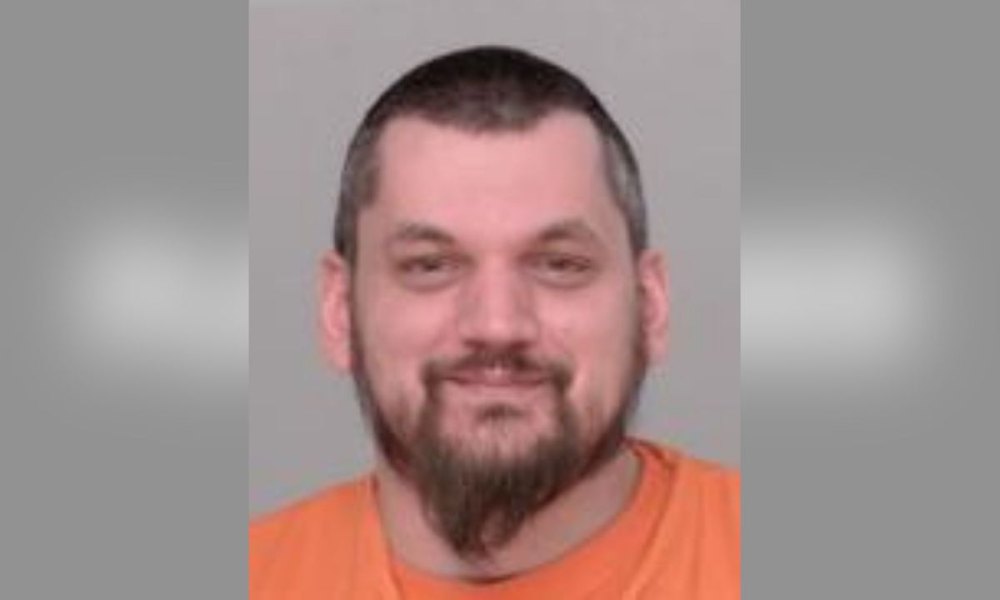 Minnesota Man Killed Neighbor, Kidnapped Pregnant Girlfriend and Her 4 ...