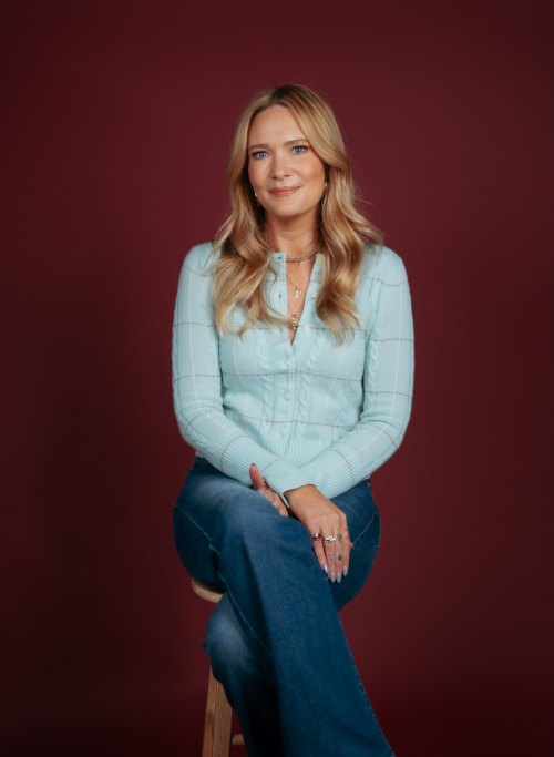 Sarah J Maas Announces 2 New ACOTAR Books on Call Her Daddy | Us Weekly