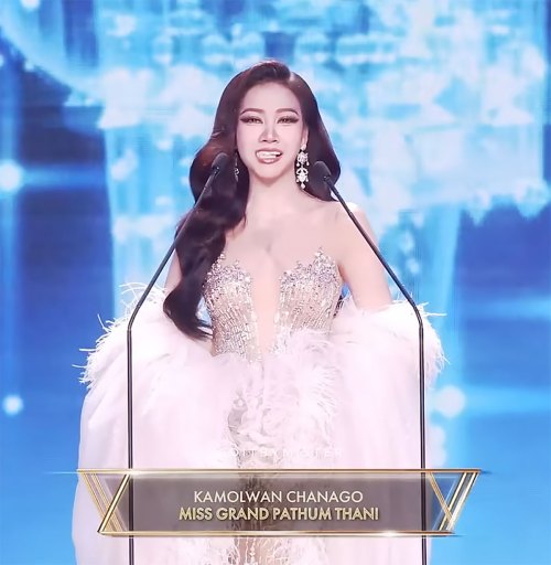 Miss Thailand Contestant's Teeth Fall Out During Broadcast