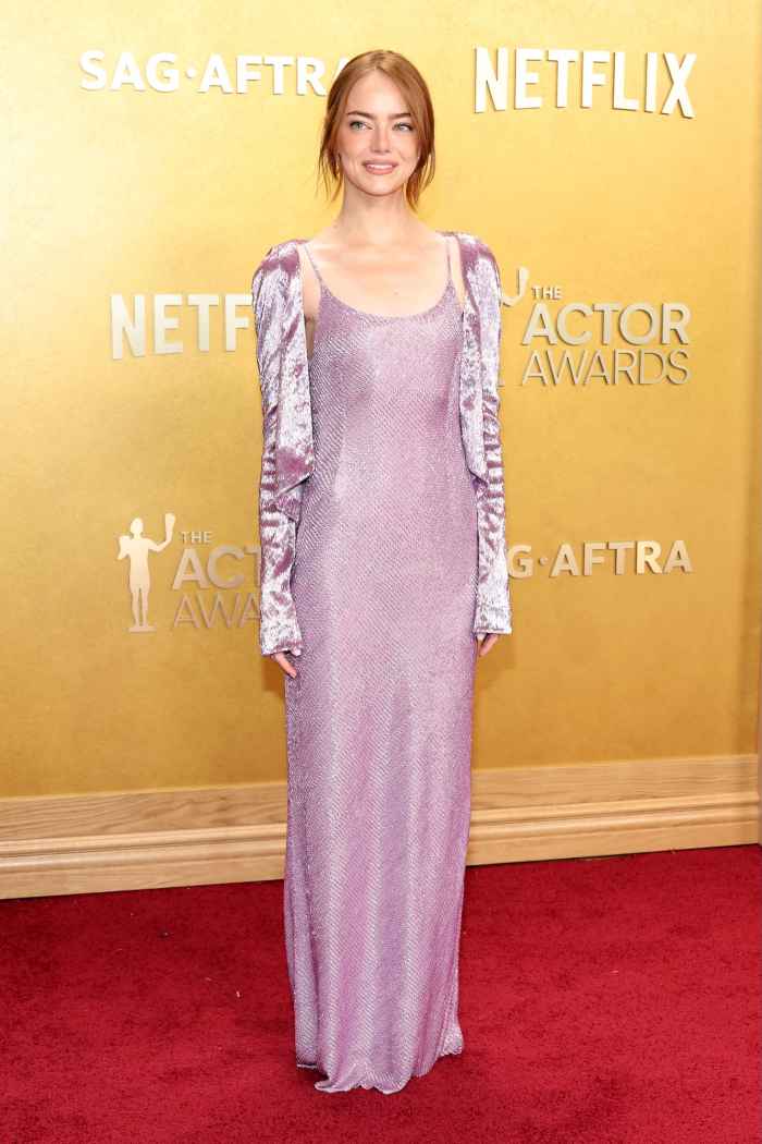 Fans Erupt Over Emma Stone Wearing a Cardigan at the 2026 Actor Awards ...