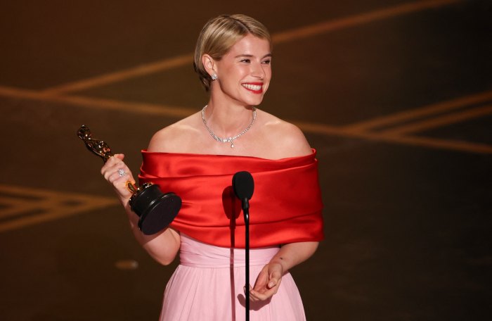 Jessie Buckley Wins Best Actress at 2026 Oscars