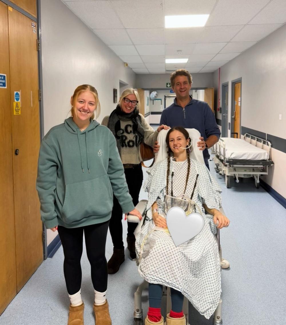 La influencer Holly H comparte su recuperación tras un coma inducido