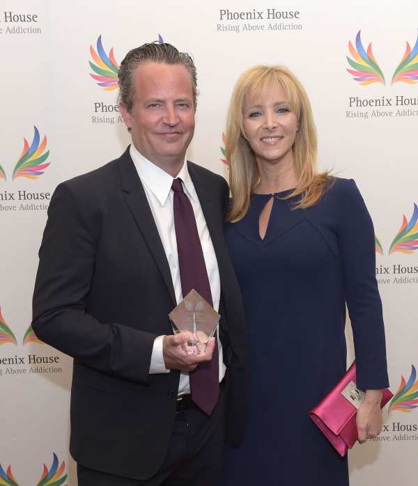 Lisa Kudrow Comforted by Friends After Matthew Perry's Death