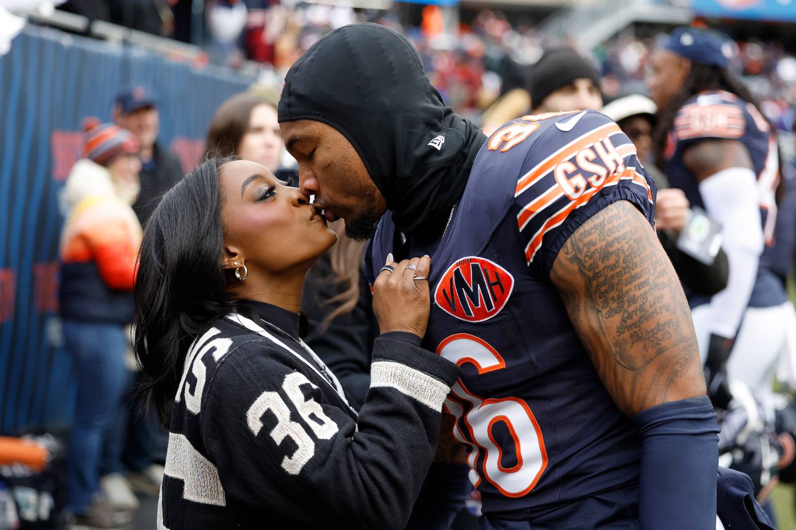 Simone Biles Reacts After Jonathan Owens Signs With Colts
