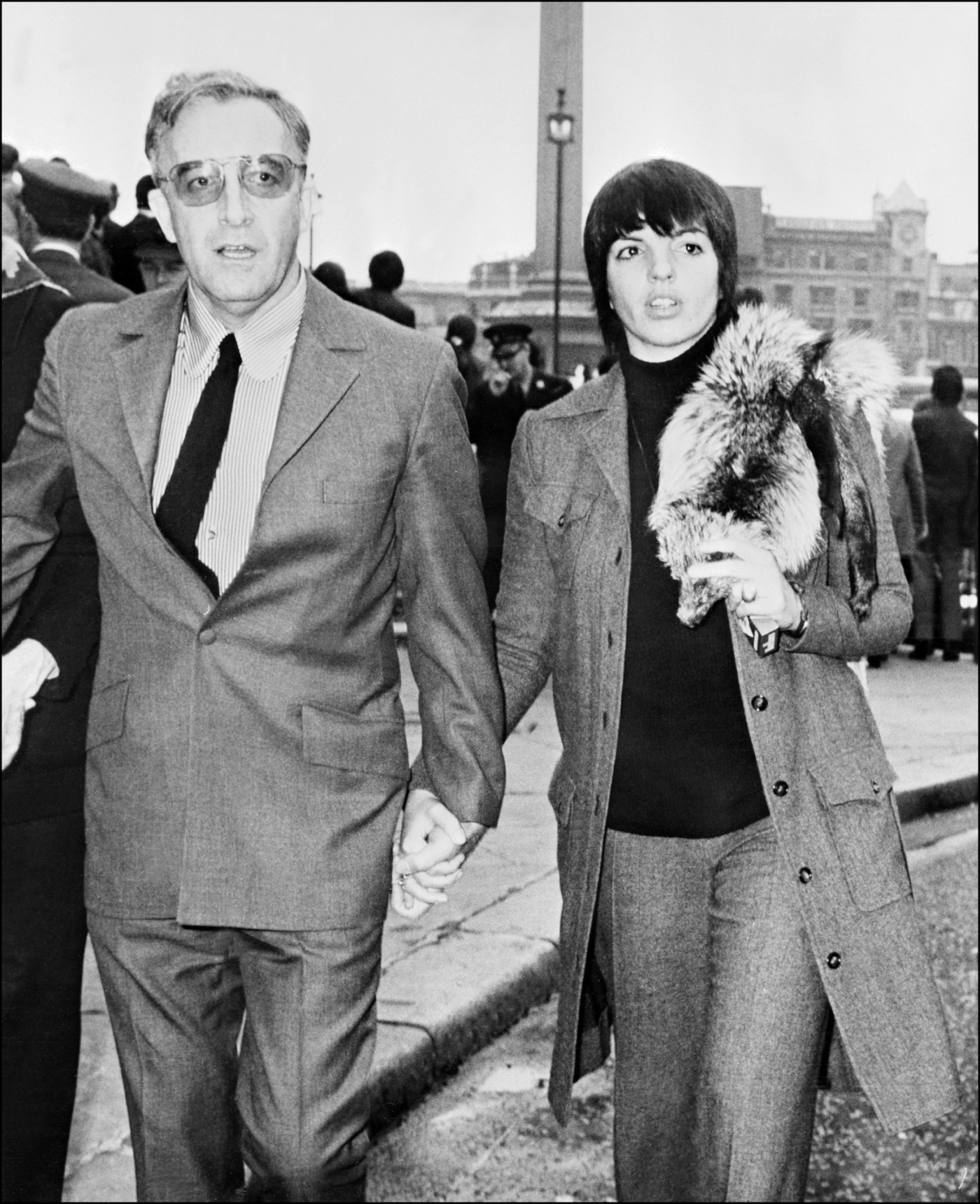 Wildest Celebrity Name-Drops in Liza Minnelli’s New Book