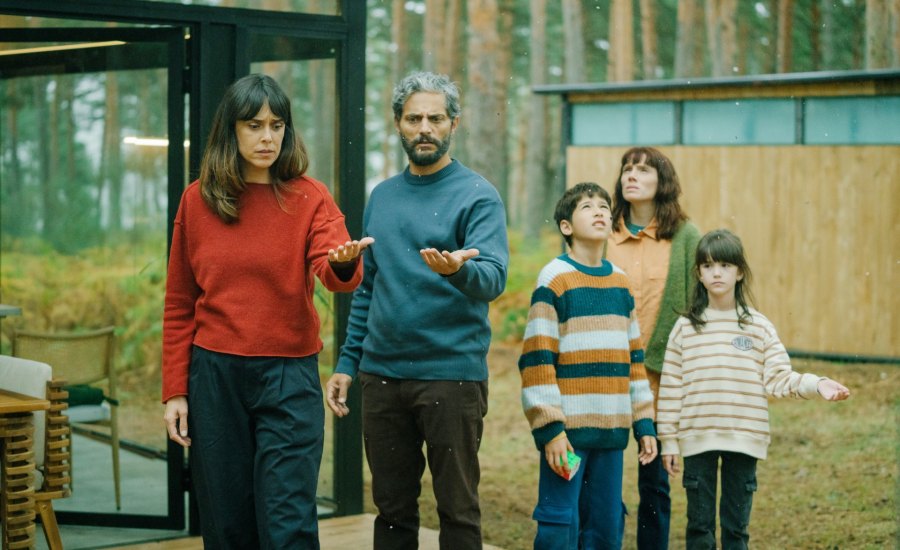 Netflix's New Thriller 'Firebreak' Is a Big Hit Right Now — But Is It ...