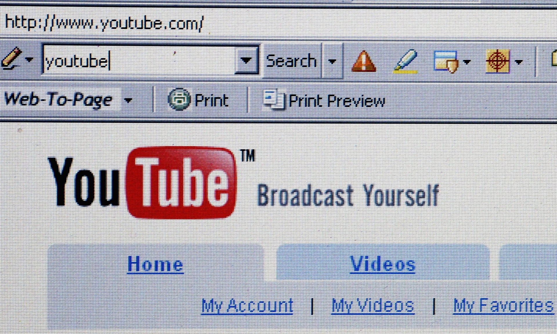 YouTube Turns 21: What the App Looked Like In 2006