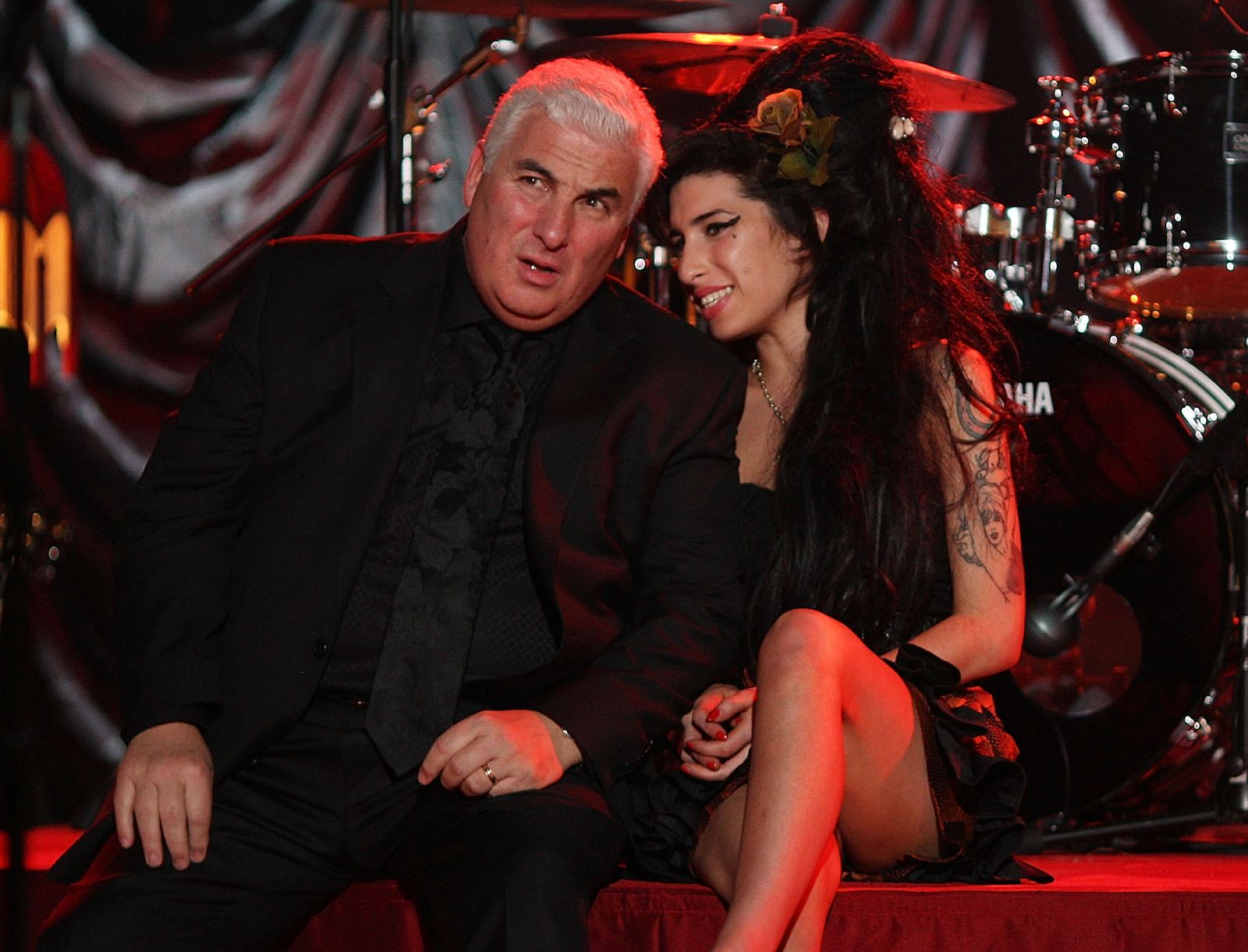 El padre de Amy Winehouse pierde el caso judicial contra sus amigas