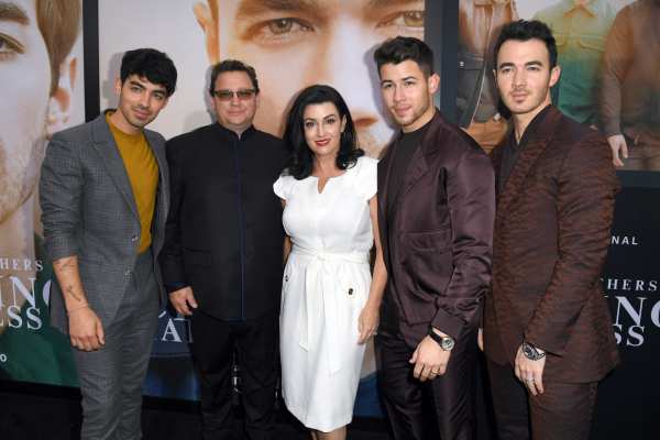 Jonas Brothers' Mom Reveals She Recently Suffered Stroke