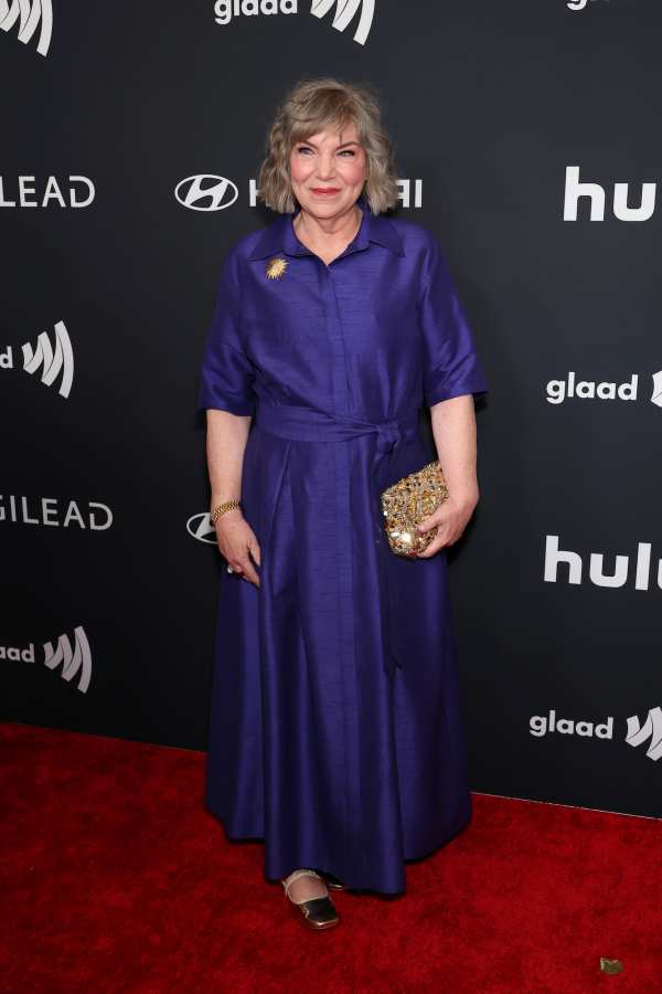 Facts of Life's Mindy Cohn Reveals Cancer Diagnosis