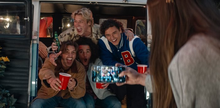 Which Off Campus Couple Will Lead Season 2? Dean or Logan Theories