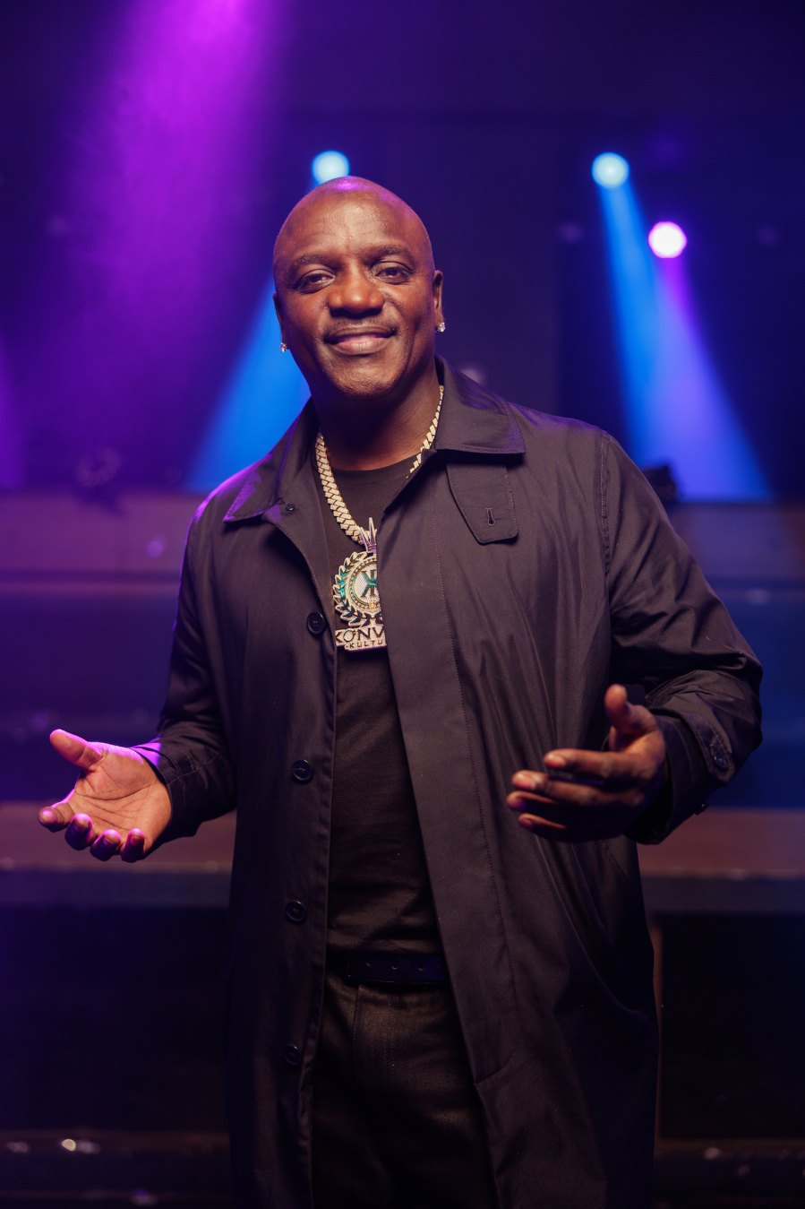 Singer Akon Details Polyamorous Life With Multiple Wives