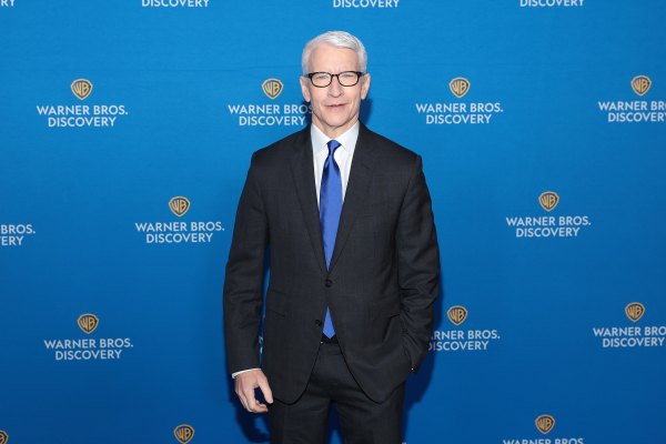 Anderson Cooper Signs Off 60 Minutes After Nearly 20 Years