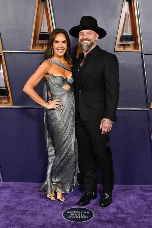 Zac Brown Marries Kendra Scott During Greece Vacation
