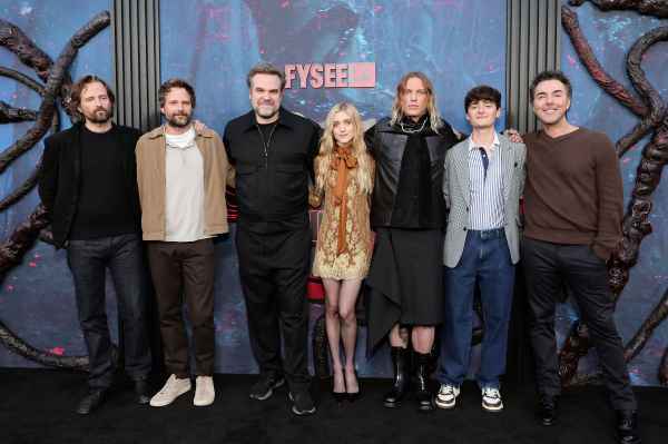 David Harbour Reunites With Stranger Things Cast After Drama