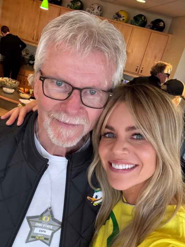 Kaitlin Olson Announces Death of Her Dad and ‘1st Love’